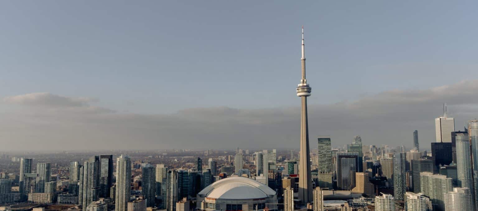 Top Canadian Royalty Stocks to Buy in 2026 - Stocktrades Canada